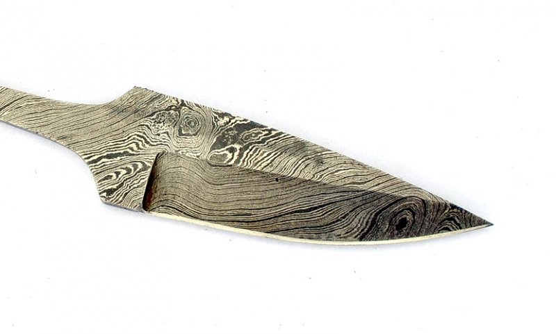 Messerklinge aus Damaststahl mit 256 Lagen geschmiedet. Auch im ...
