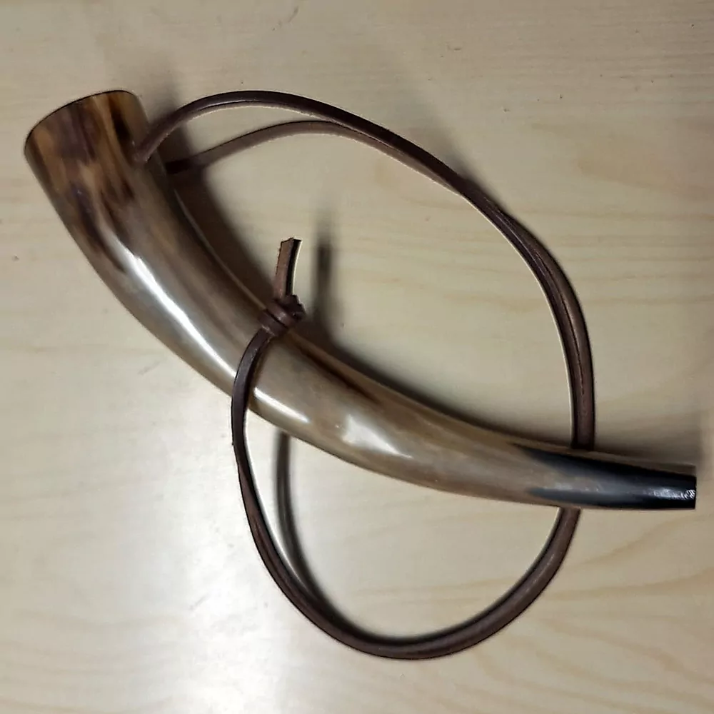 Medieval Kids Blowing Horn - PERA PERIS Shop